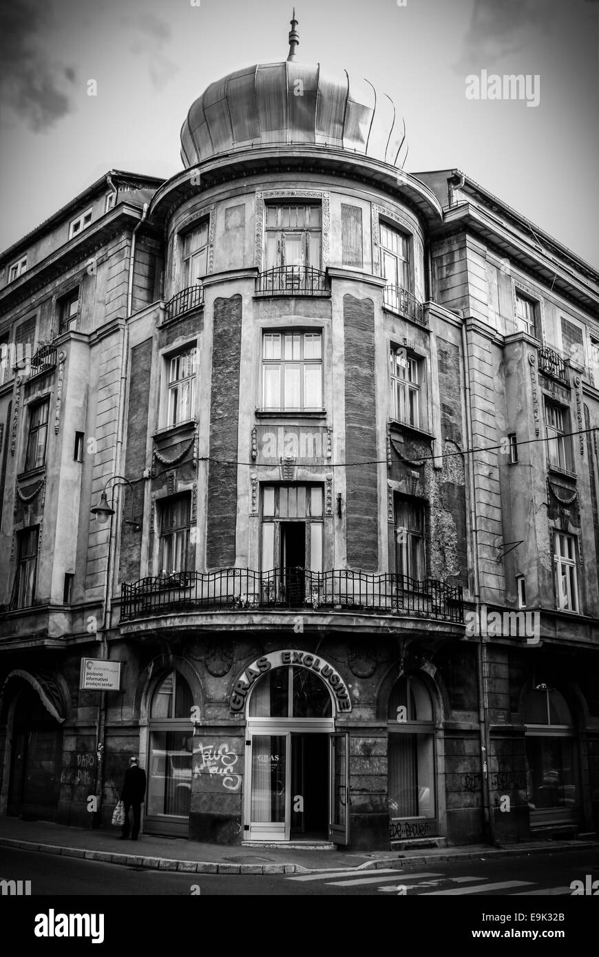 Corner of a building Stock Photo - Alamy