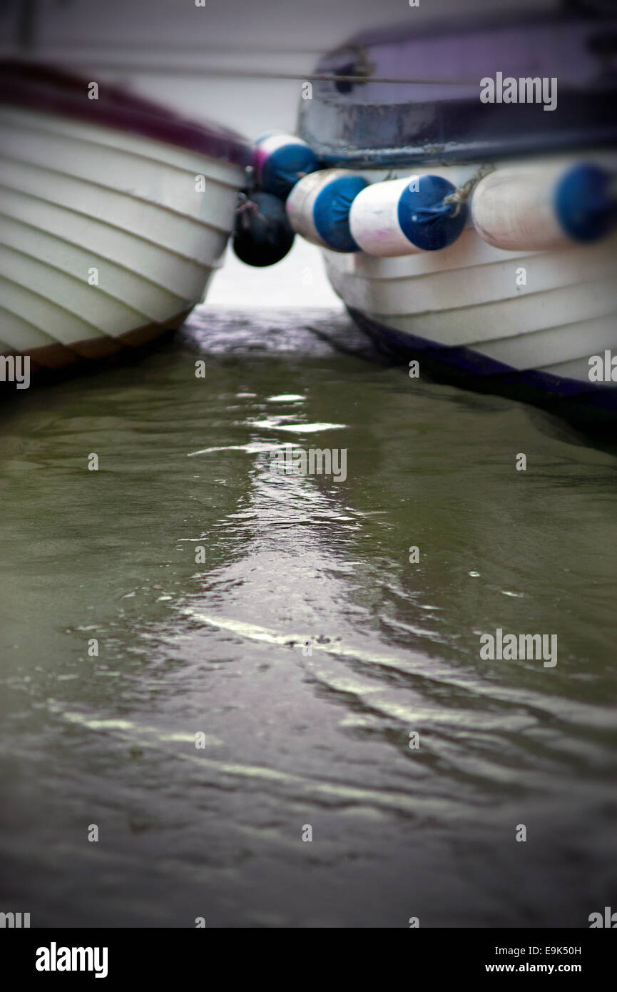Mud berth fenders hi-res stock photography and images - Alamy