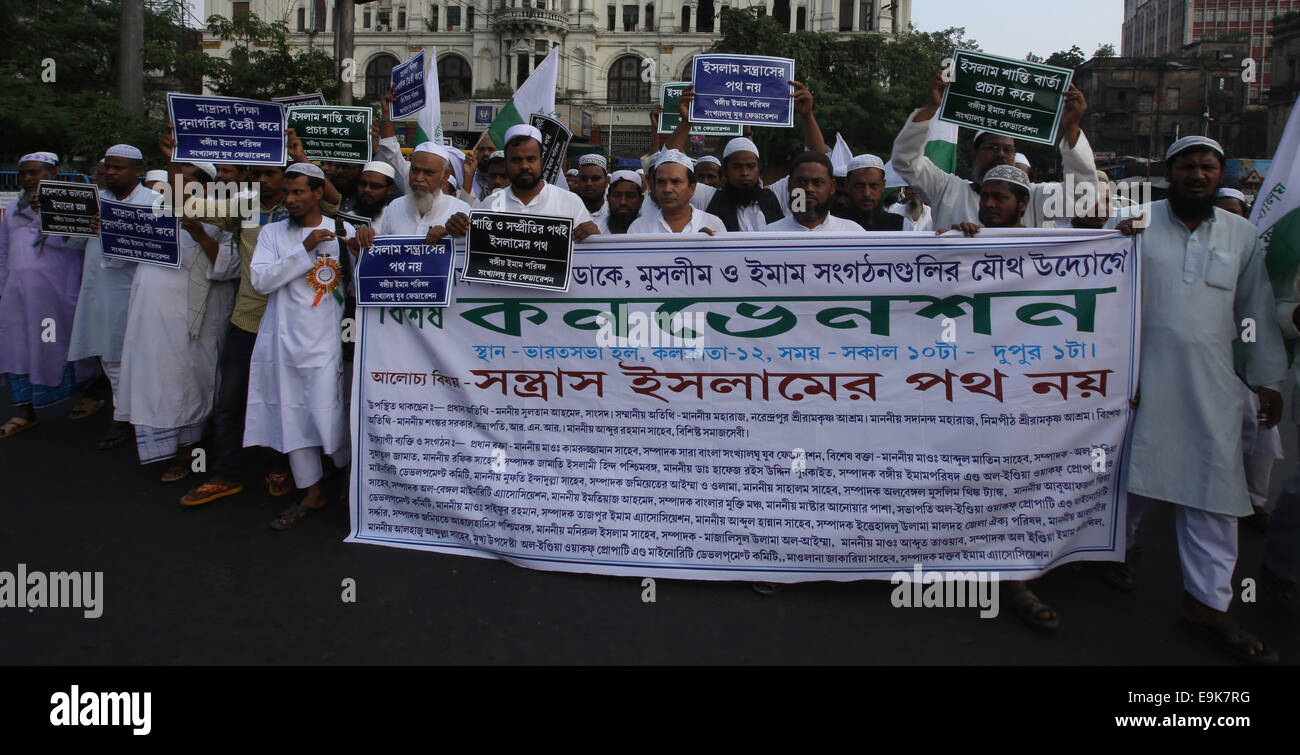 Kolkata, India. 28th October, 2014. Indian-Muslims bring banners and ...