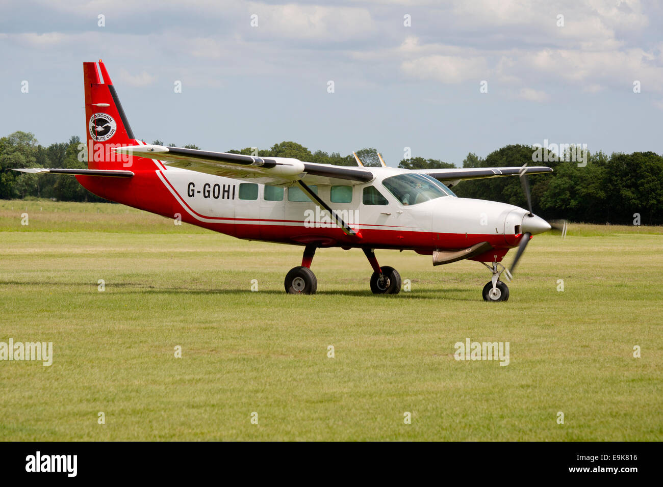 Cessna 208 Caravan 1 G-GOHI Rusol Air Headcorn Parachute Club taxiing ...