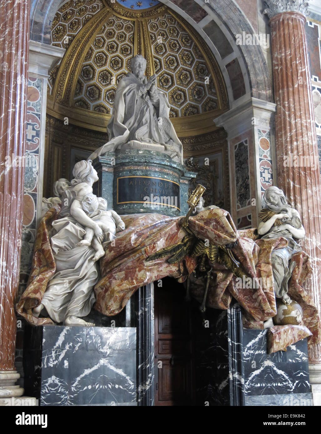 Historical church statue in hi-res stock photography and images - Alamy