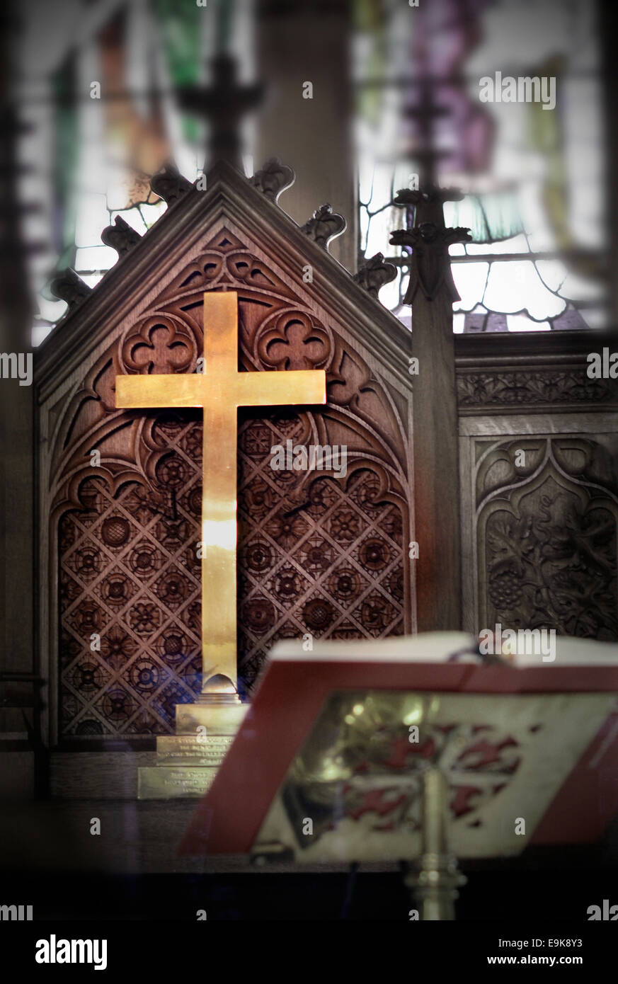 Church interior cross hi-res stock photography and images - Alamy
