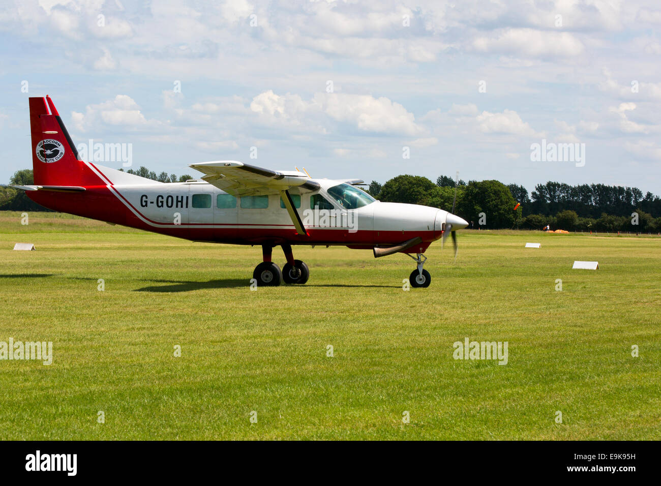Cessna 208 Caravan 1 G-GOHI Rusol Air Headcorn Parachute Club taxiing ...