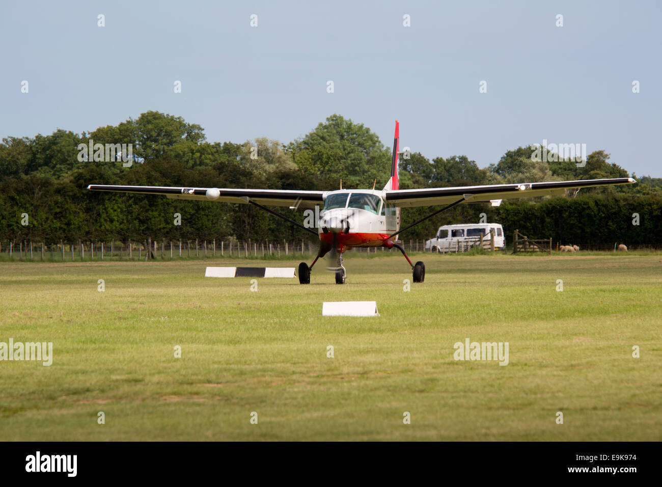 Runway caravan hi-res stock photography and images - Alamy