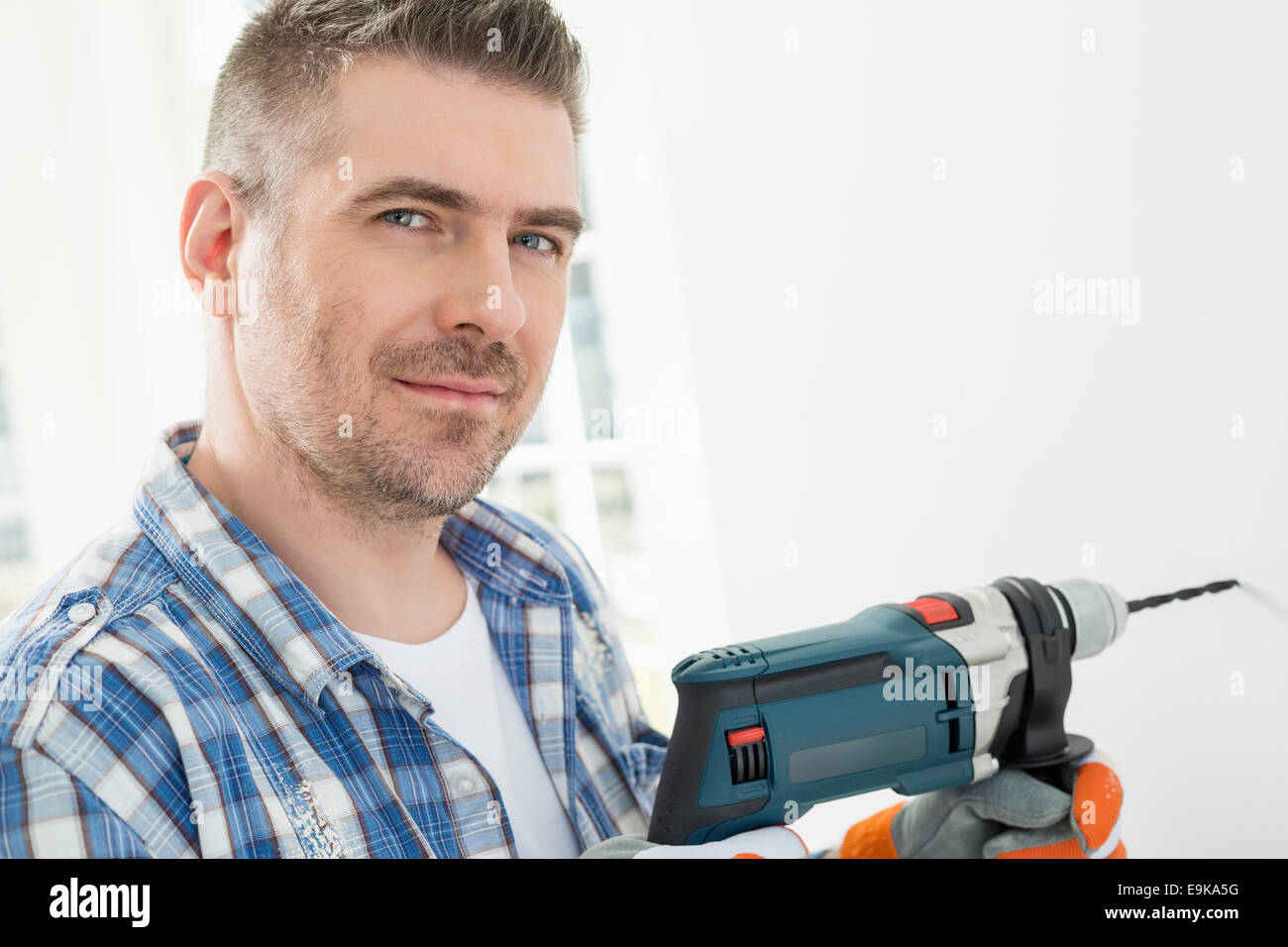 Construction drilling hole hi-res stock photography and images - Alamy