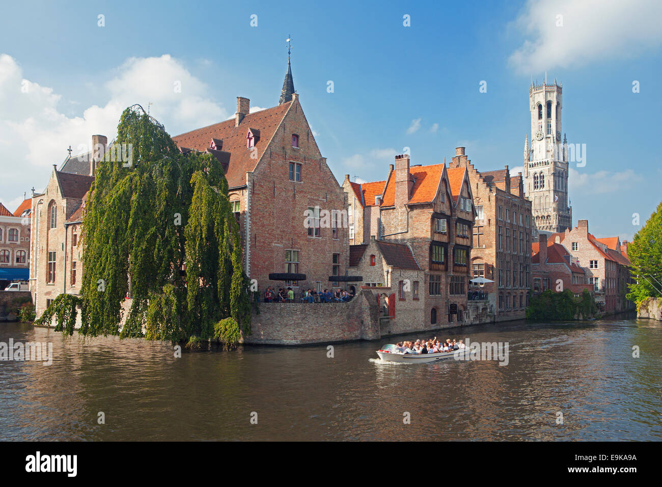 Bruge canal boat hi-res stock photography and images - Alamy
