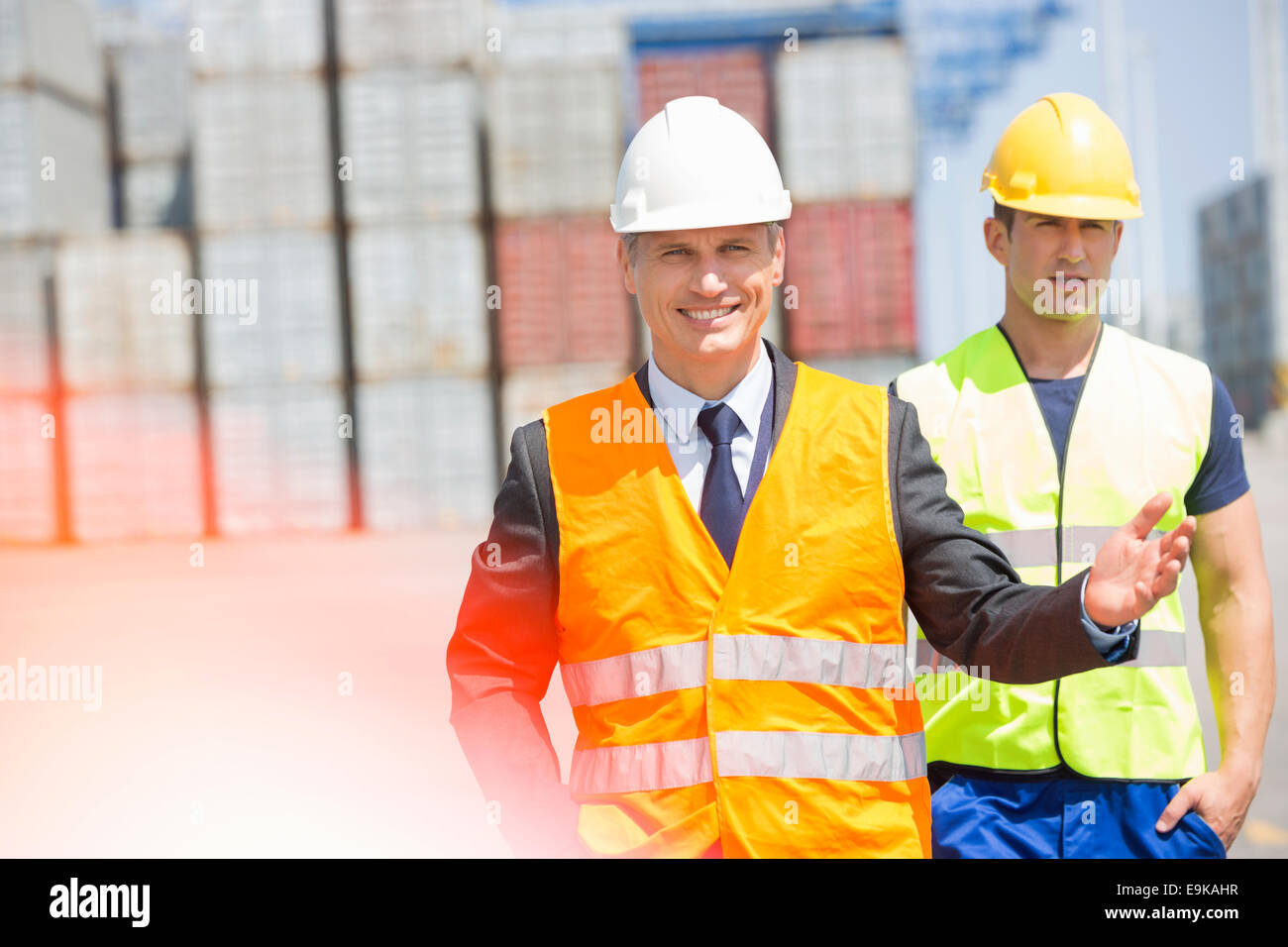Adult male workers hi-res stock photography and images - Alamy