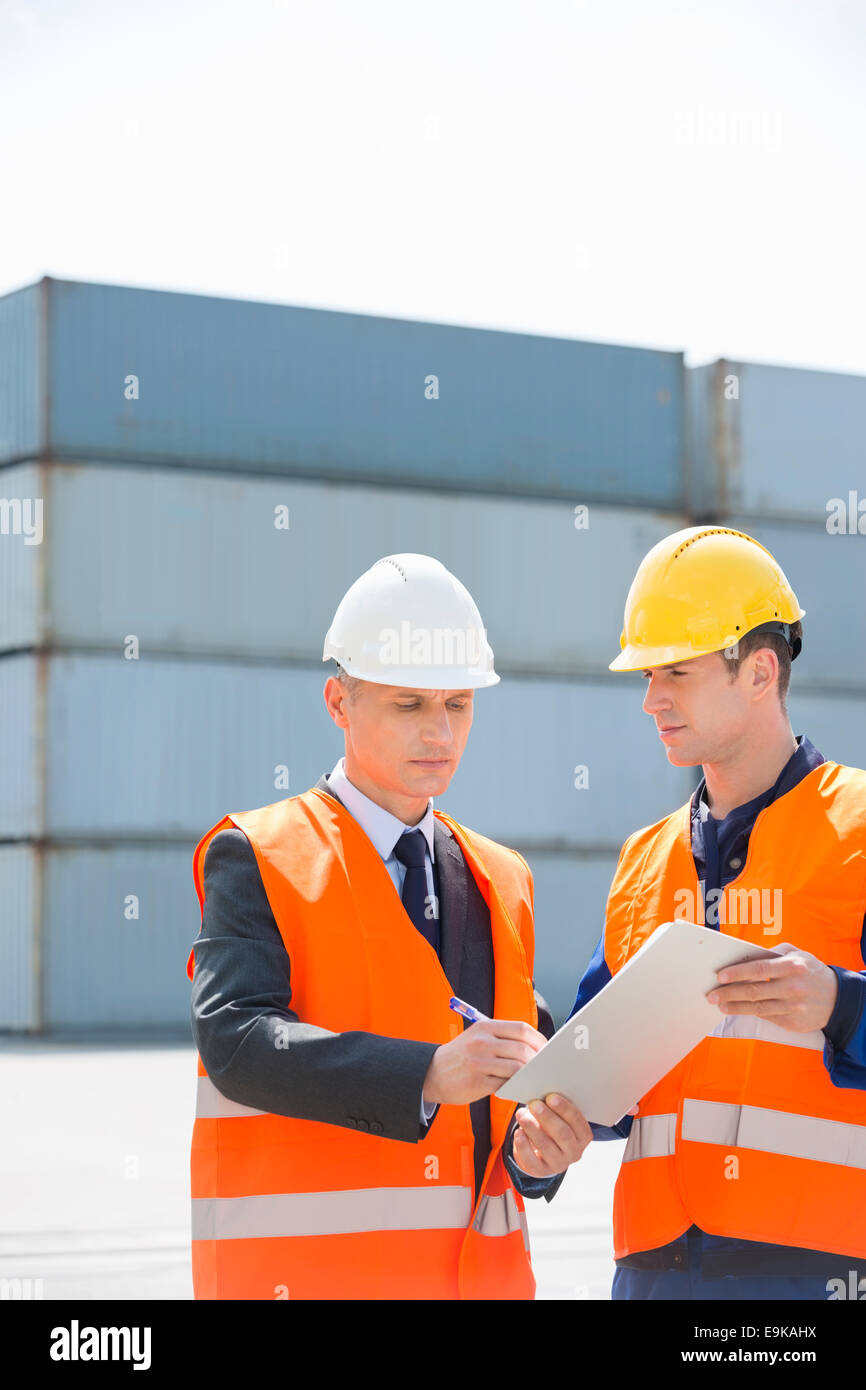 Worker and supervisor hi-res stock photography and images - Alamy