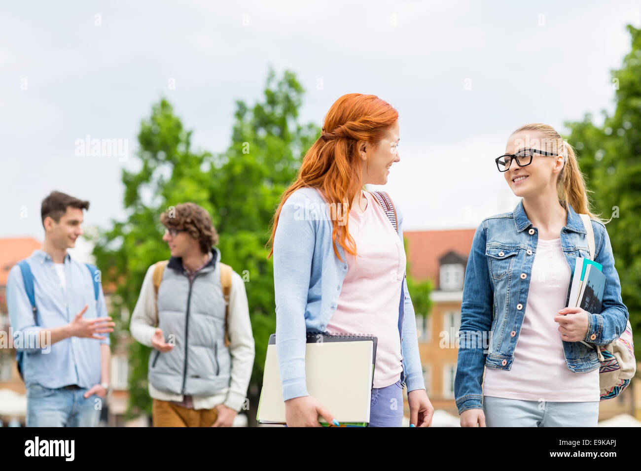 Group of friends talking college hi-res stock photography and images ...