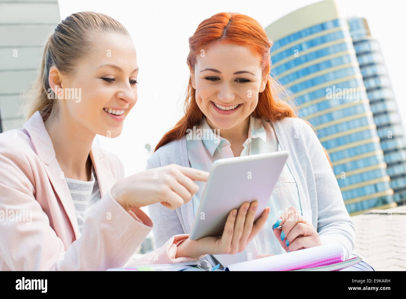 Two students using computer hi-res stock photography and images - Alamy