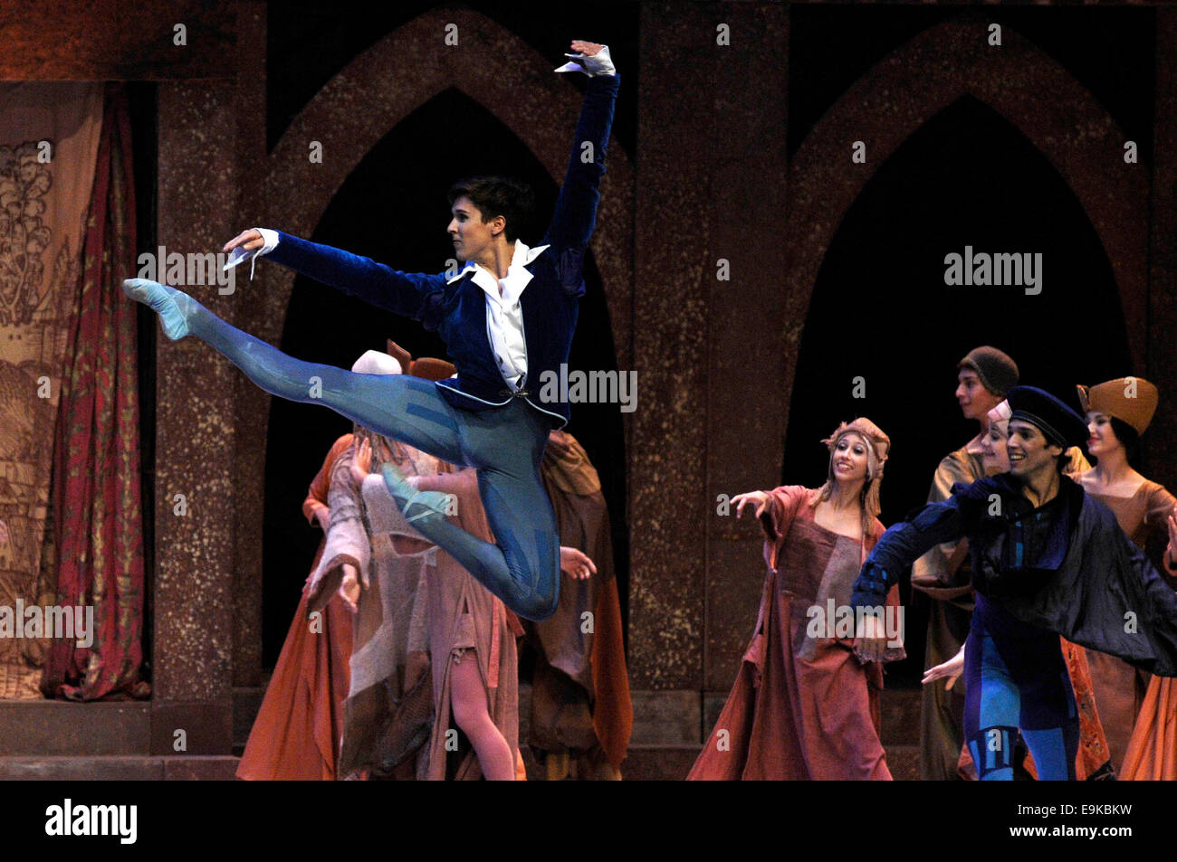 William shakespeare romeo y juliet hi-res stock photography and images ...