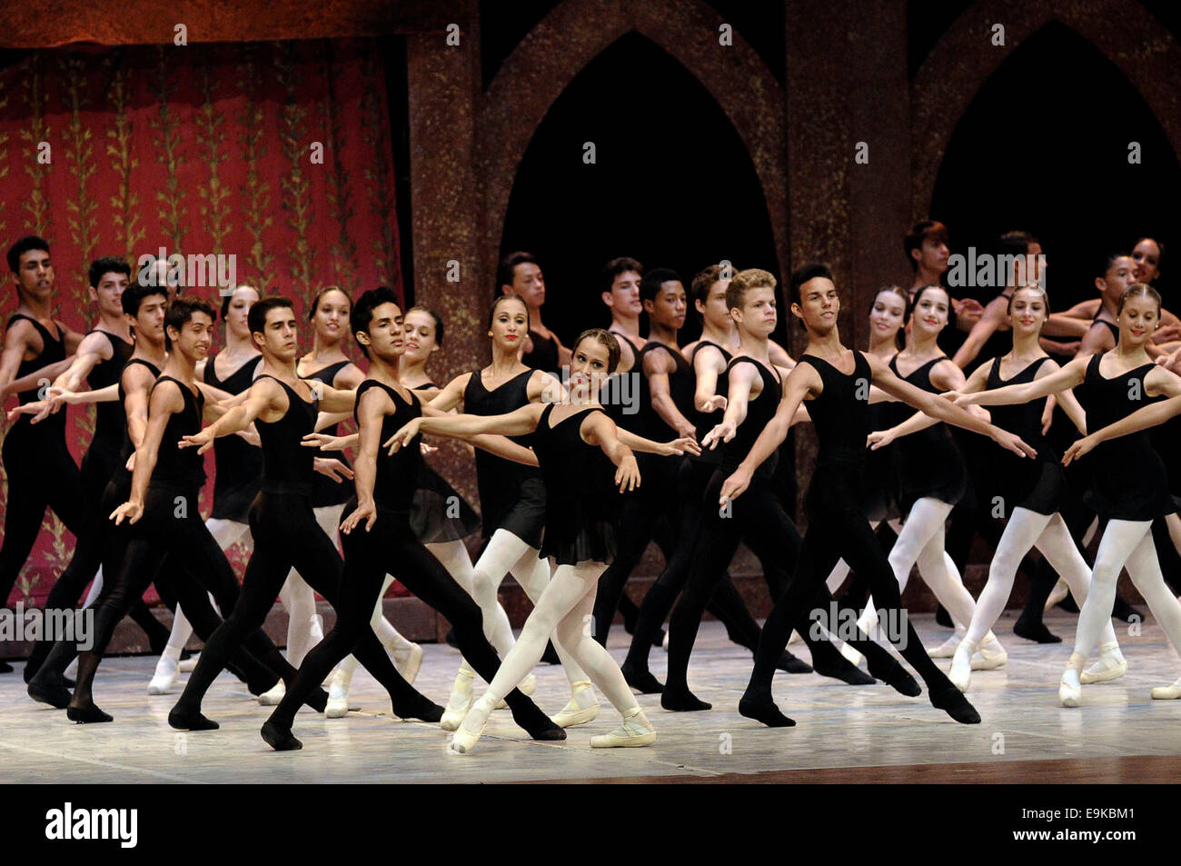 Havana, Cuba. 28th Oct, 2014. Dancers of Cuba's National Ballet (BNC ...