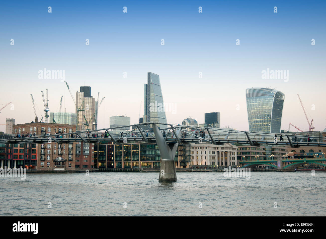 Millennium bridge wobbly bridge london hi-res stock photography and ...