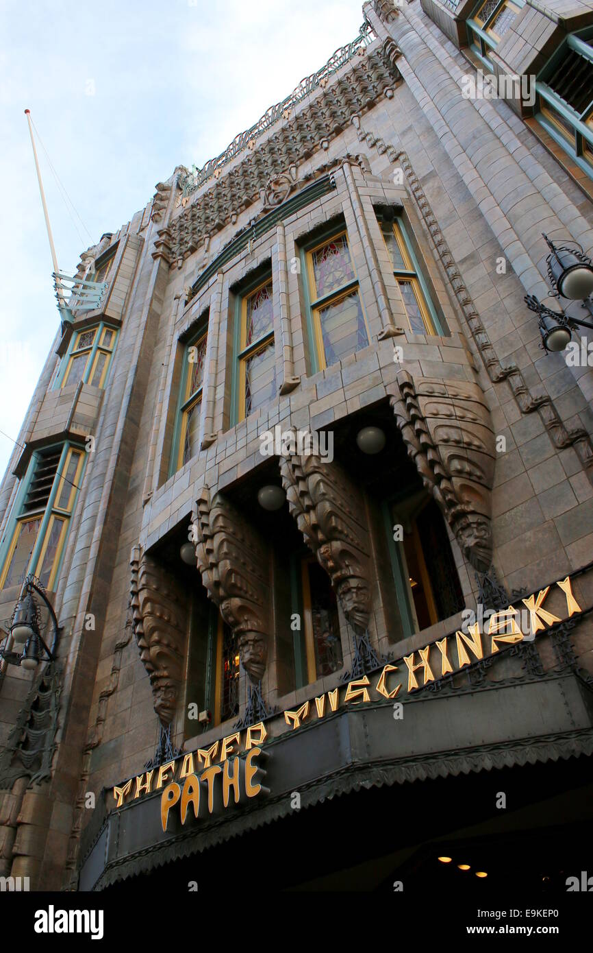 Facade of Pathé Tuschinski, an Art Nouveau film theater in Amsterdam ...