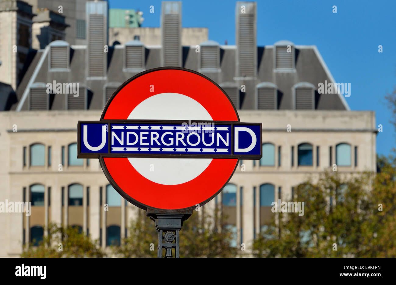 London underground logo hi-res stock photography and images - Alamy