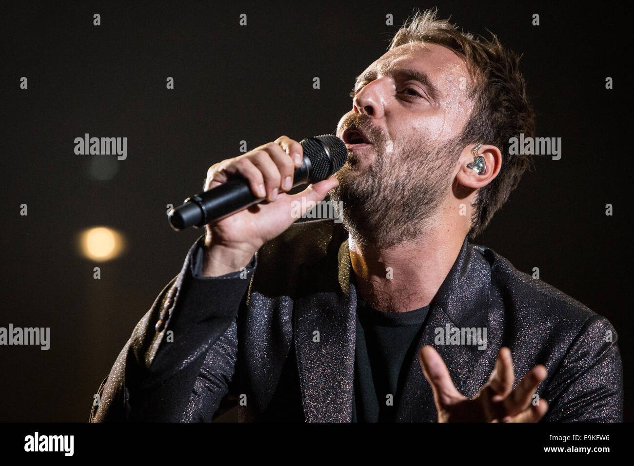 Cesare cremonini live concert hi-res stock photography and images - Alamy