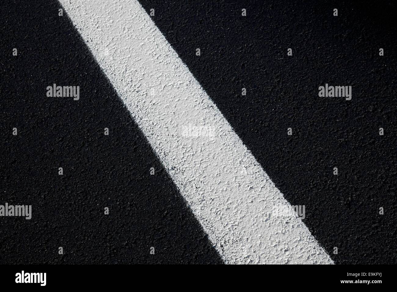 Asphalt road texture white stripe hi-res stock photography and images ...