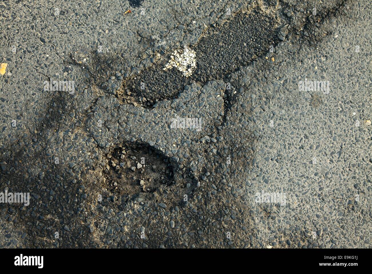 Pothole hi-res stock photography and images - Alamy