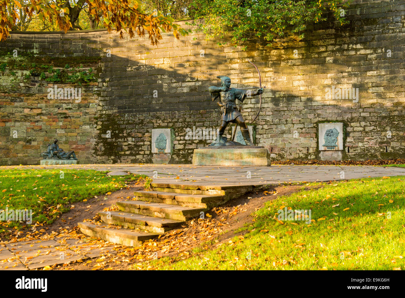 Autumn at the Robin Hood statue in Nottingham City, Nottinghamshire ...