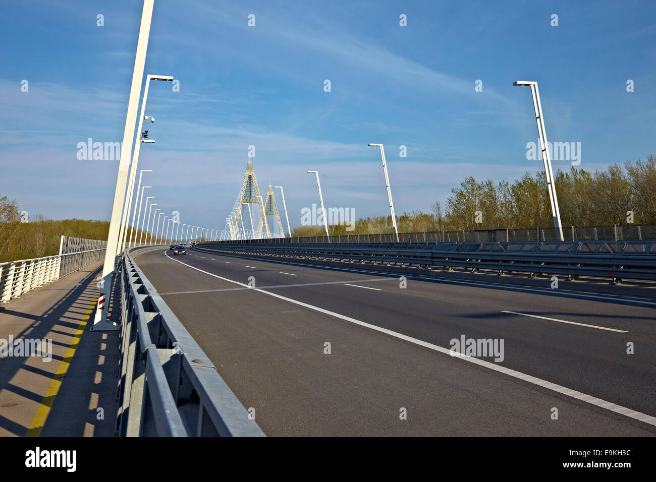 Big steel bridge hi-res stock photography and images - Alamy