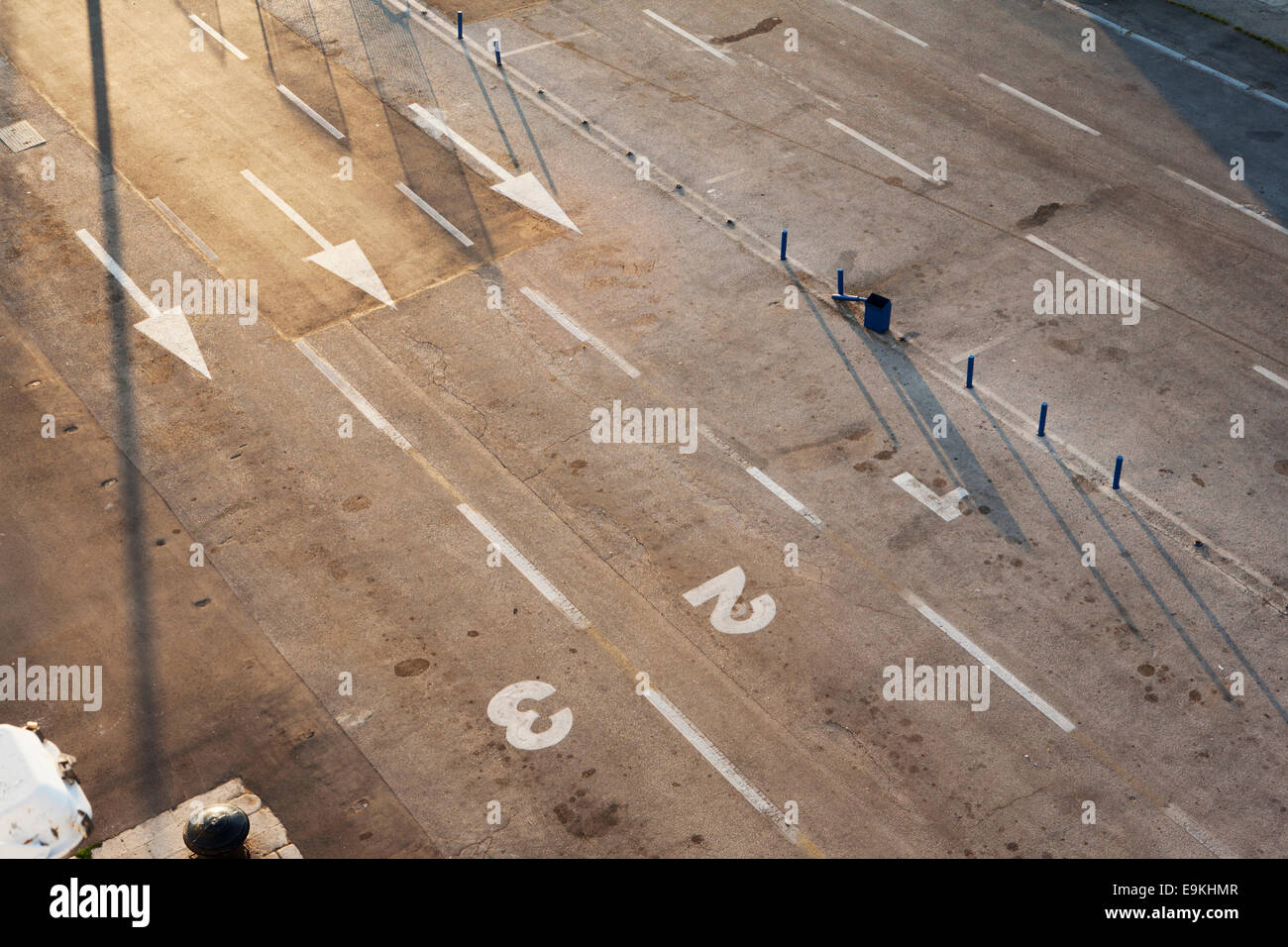 Arrows hi-res stock photography and images - Alamy