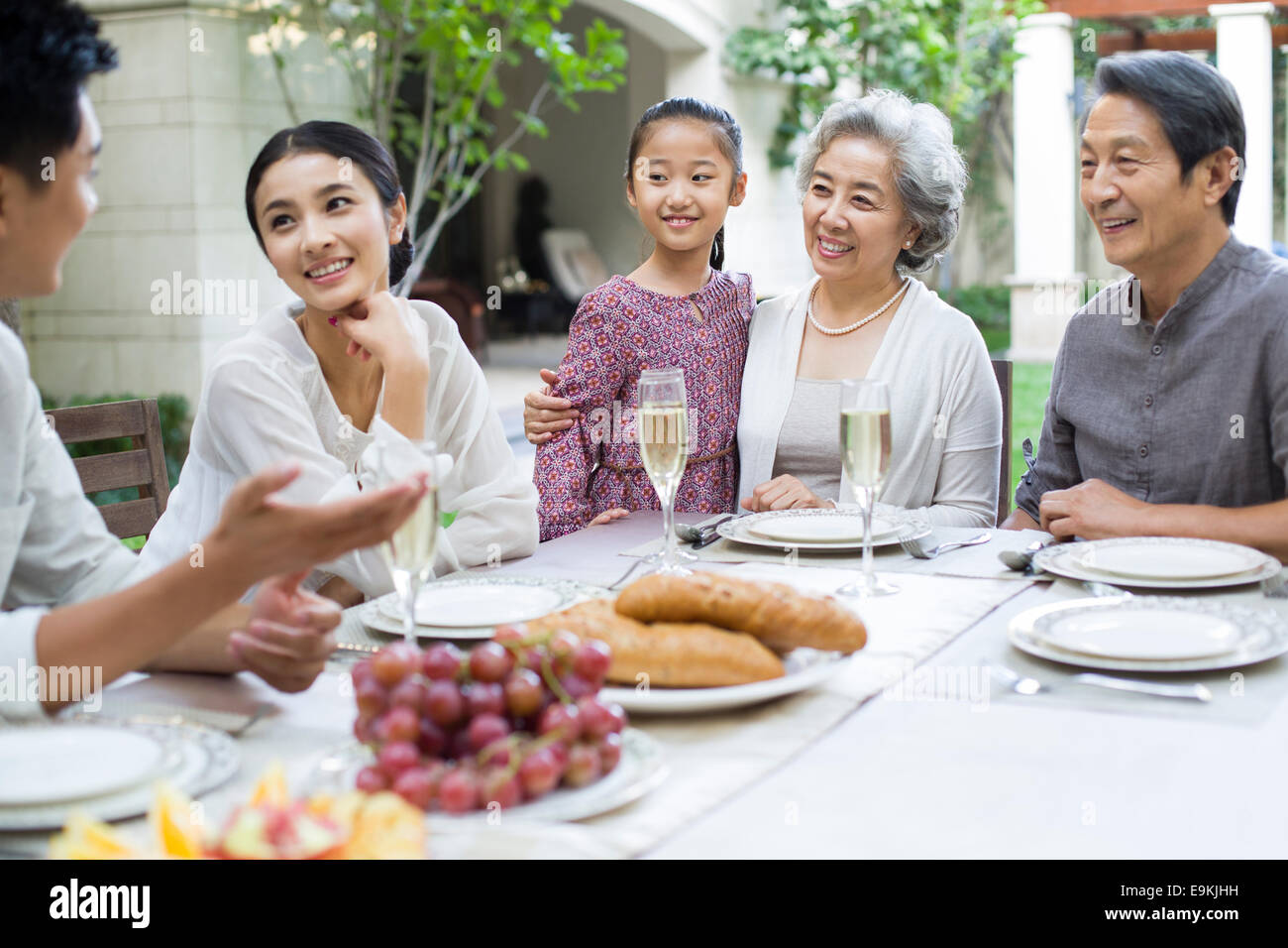 Chinese family eating meal hi-res stock photography and images - Alamy