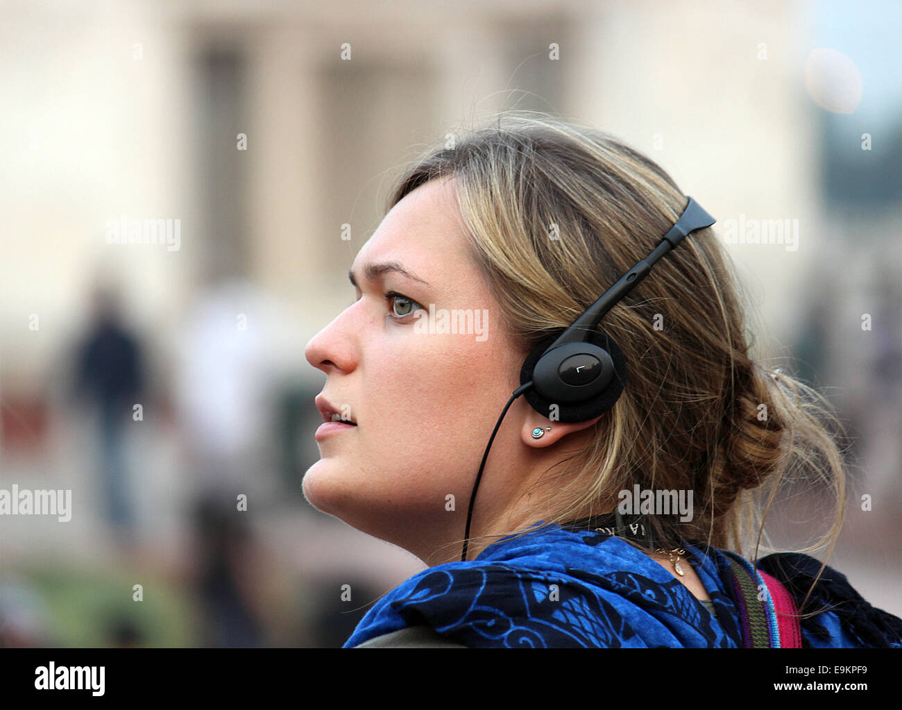 Well dressed lady hi-res stock photography and images - Alamy