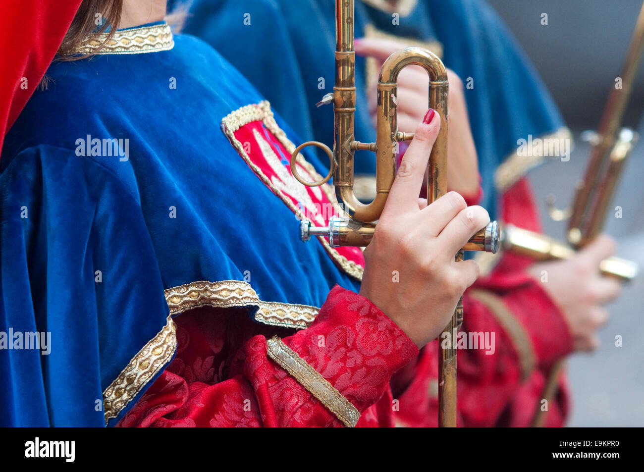Woman dressed in medieval costume hi-res stock photography and images ...