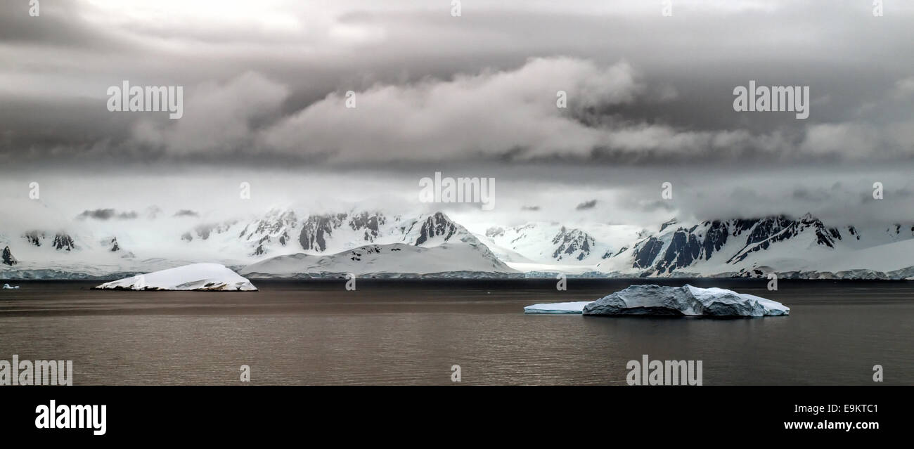 A panoramic view of Antarctica Stock Photo - Alamy