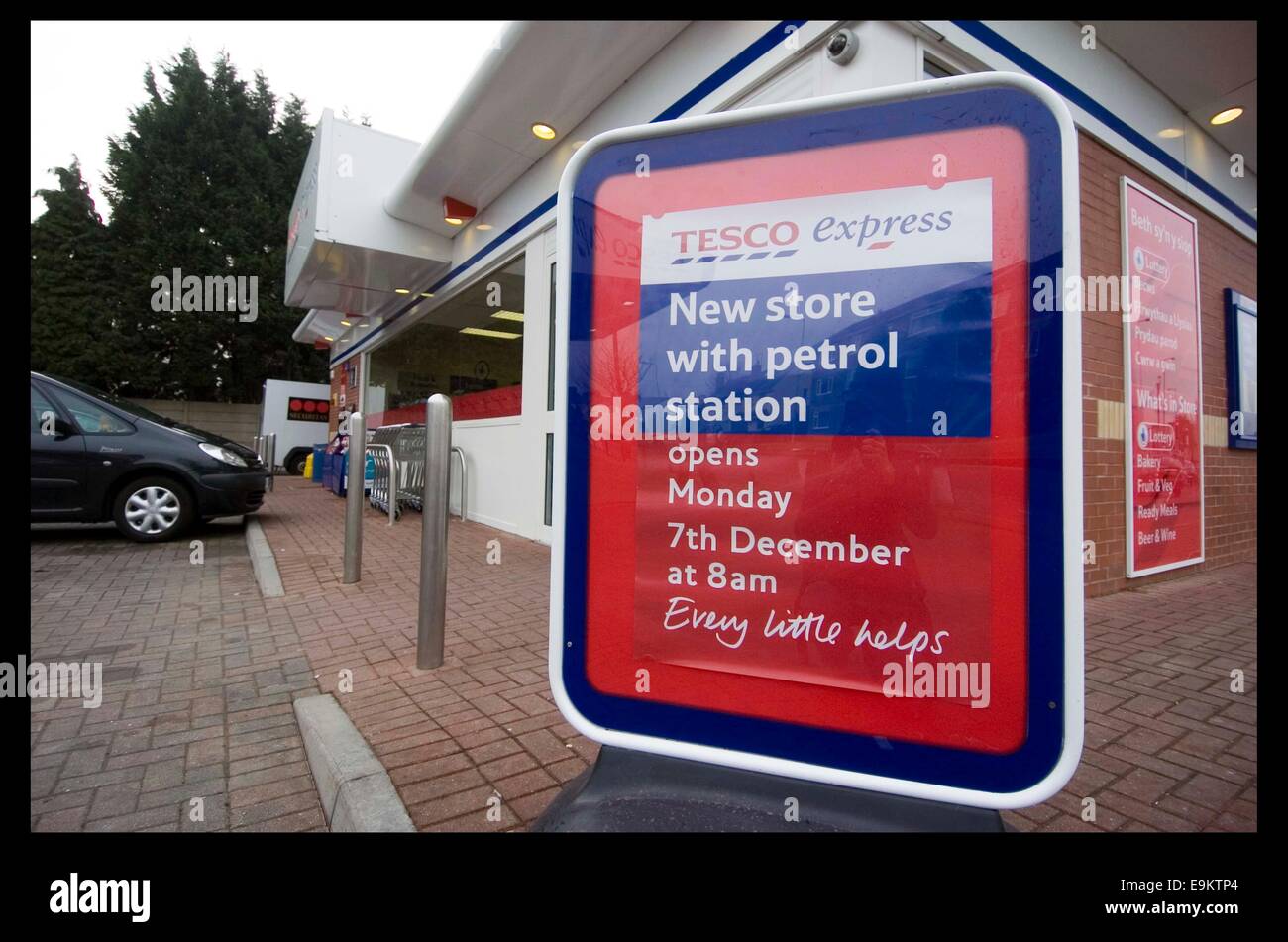 Tesco Express store Stock Photo - Alamy