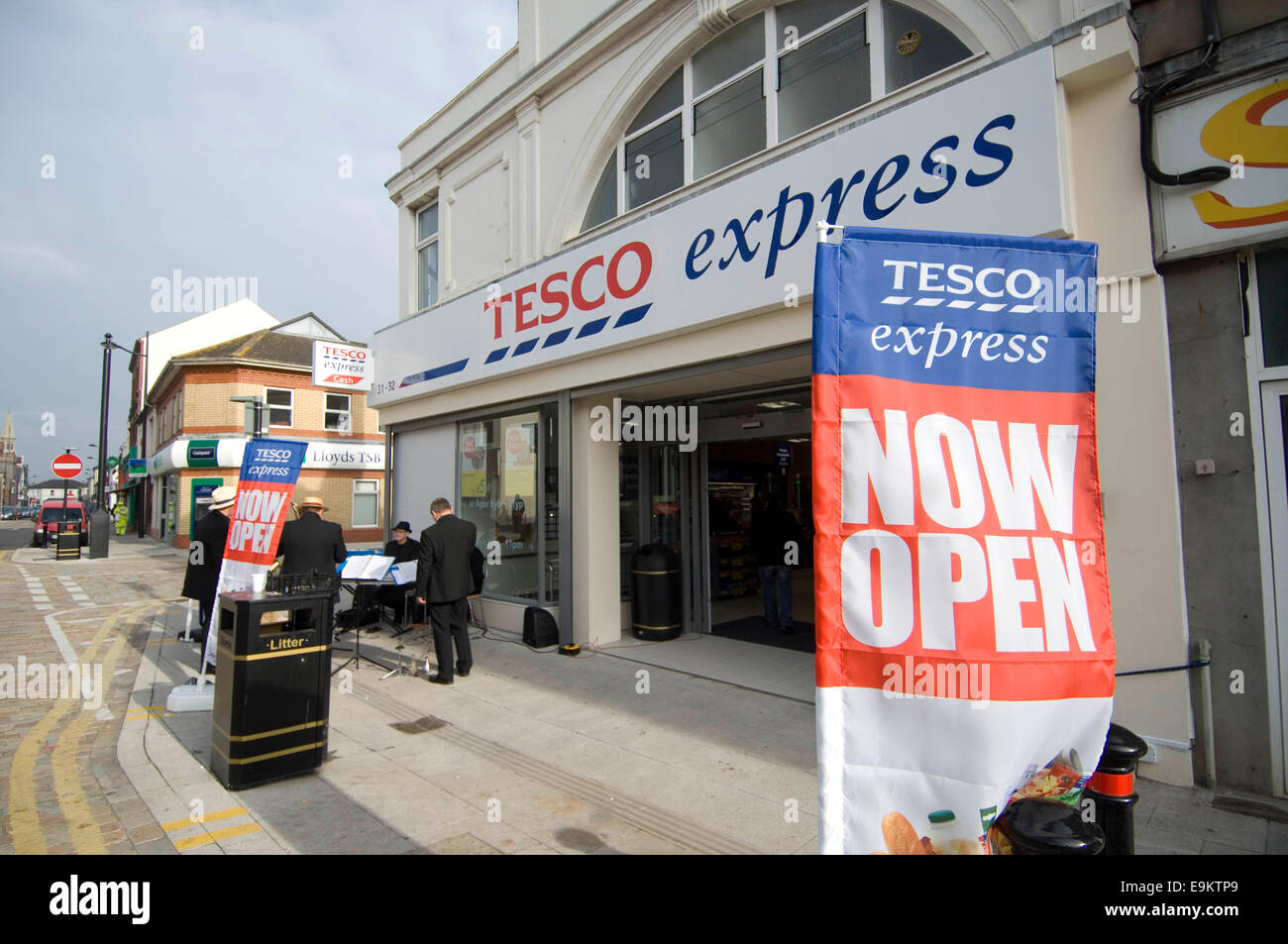 Tesco Express store Stock Photo - Alamy