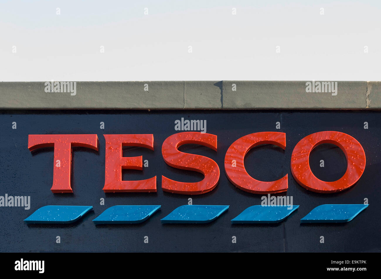 Tesco Signage High Resolution Stock Photography and Images - Alamy