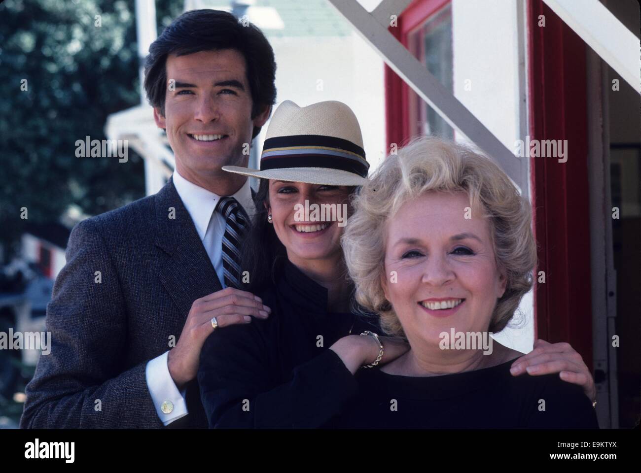 DORIS ROBERTS with Pierce Brosnan Stephanie Zimbalist 1985.f0933 ...