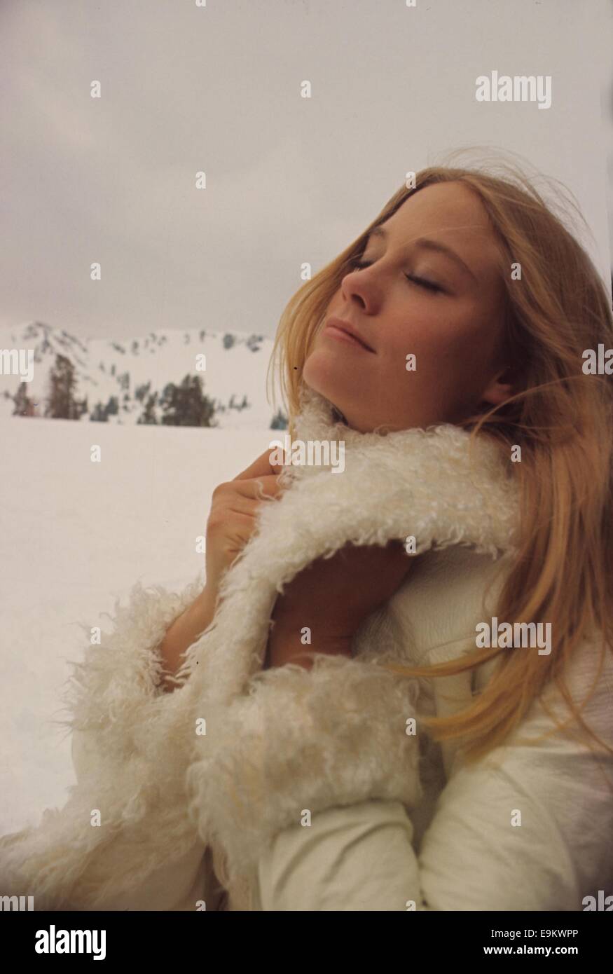 1974 cybill shepherd hi-res stock photography and images - Alamy