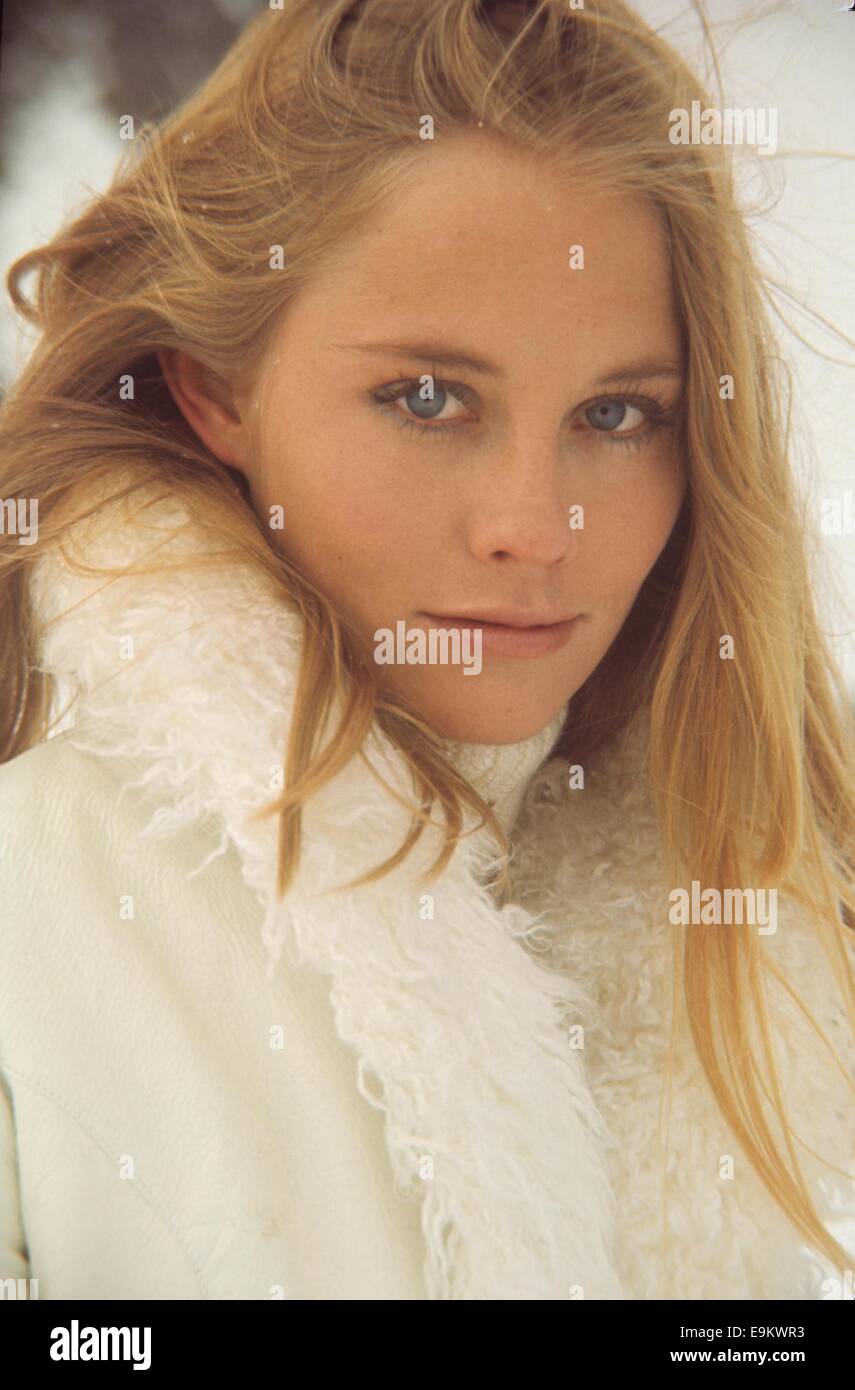 1974 cybill shepherd hi-res stock photography and images - Alamy
