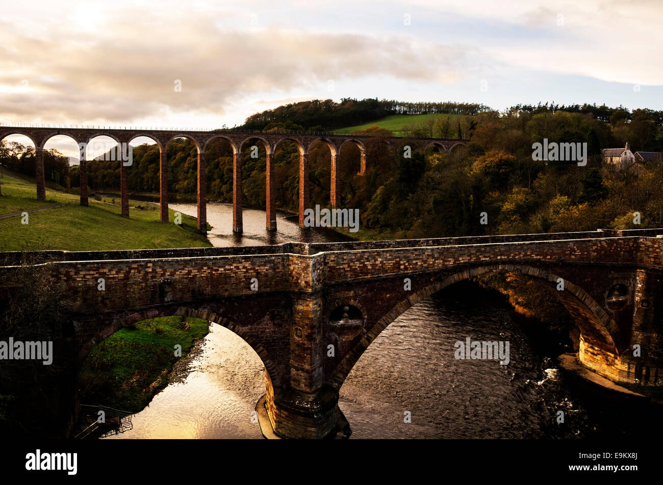 The Leaderfoot Viaduct rail bridge and the Drygrange Bridge span the ...