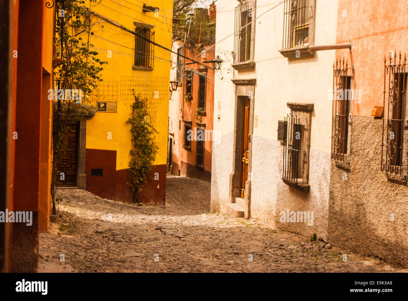 Colorful colonial Mexican side street Stock Photo - Alamy