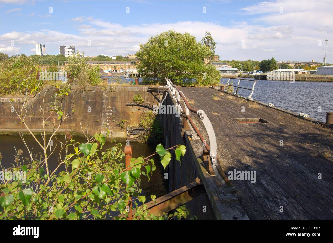 Dry dock gate hi-res stock photography and images - Alamy