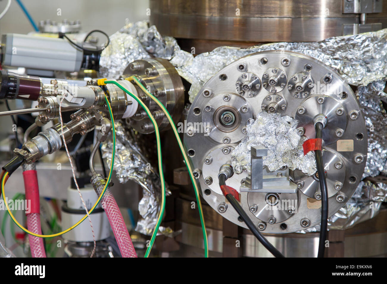 Accelerator mass spectrometer hi-res stock photography and images - Alamy