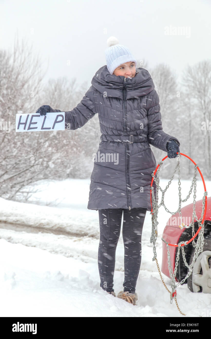 Tyre chains sign hi-res stock photography and images - Alamy