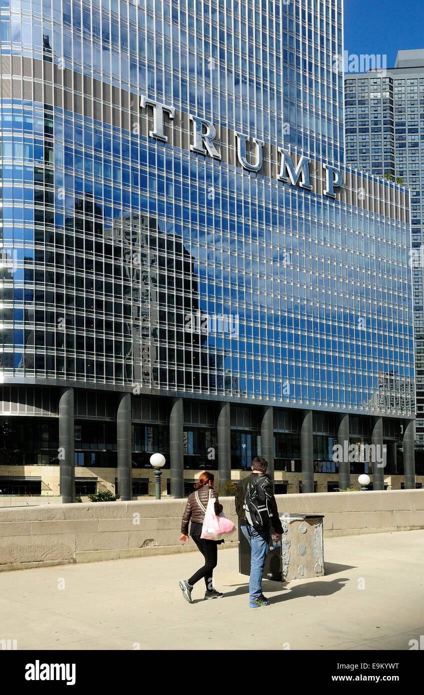 Marina towers trump tower hi-res stock photography and images - Alamy