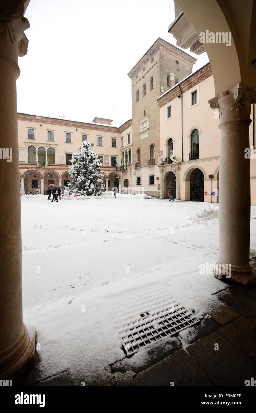 Crema italy city hall hi-res stock photography and images - Alamy