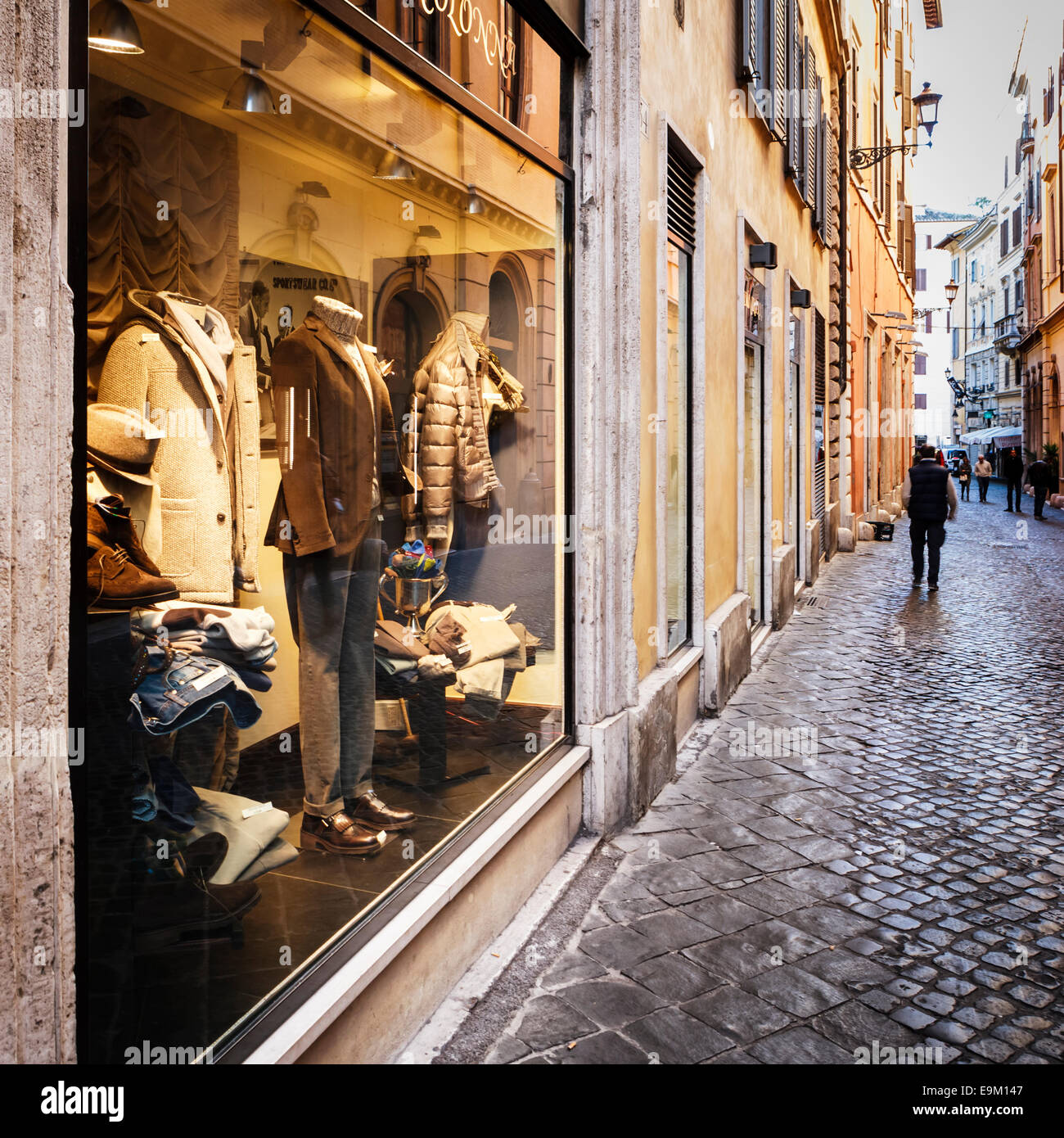 Roman clothes shop hi-res stock photography and images - Alamy