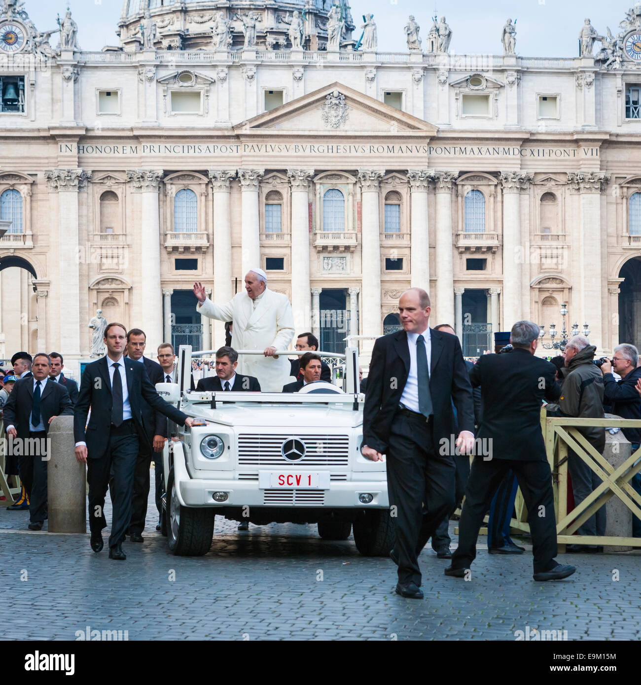 Pope franciscus hi-res stock photography and images - Alamy