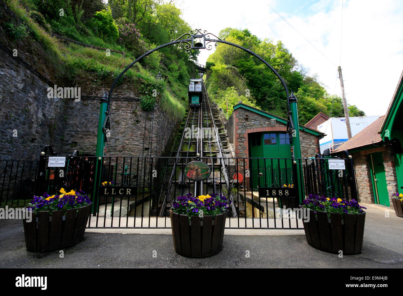 The Victorian Water Powered Lynton and Lynmouth Funicular Cliff Railway ...