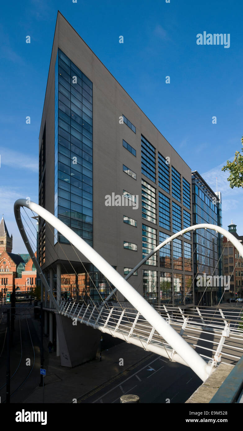 The Manchester Curve footbridge at Piccadilly Place, London Road ...