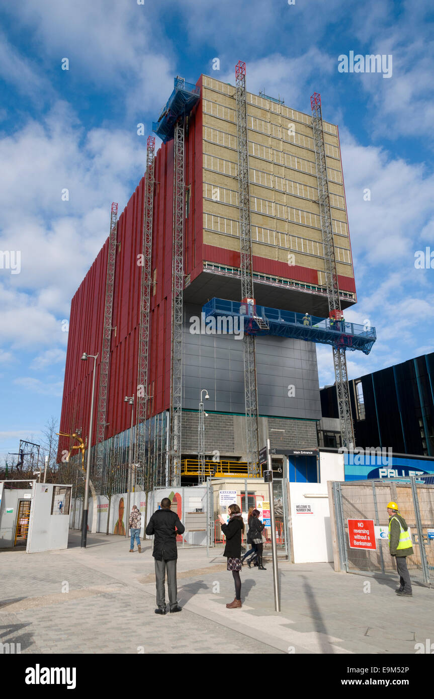 Hotel construction hi-res stock photography and images - Alamy