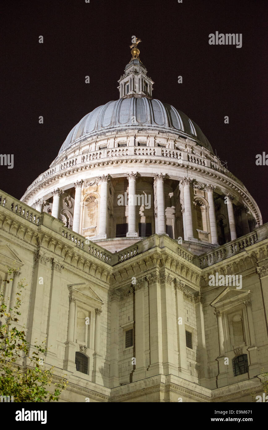 Religious building in london hi-res stock photography and images - Alamy