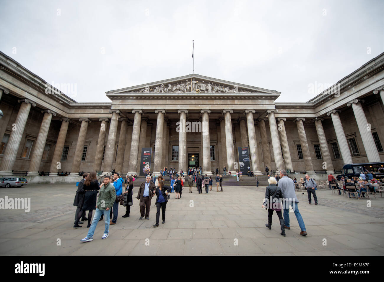 British museum main entrance hi-res stock photography and images - Alamy