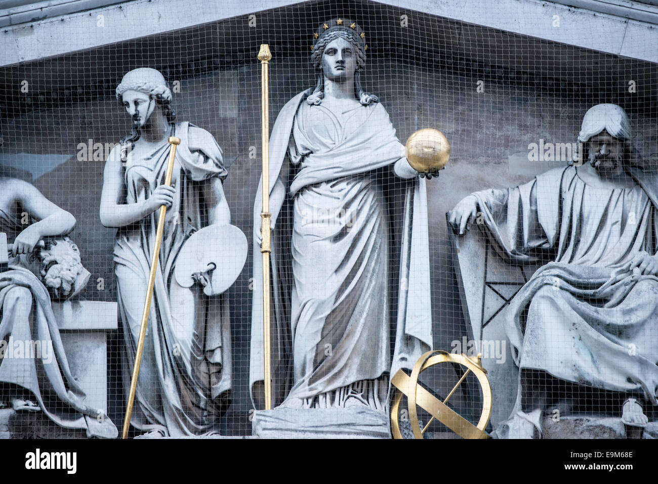 Main entrance museum houses hi-res stock photography and images - Alamy